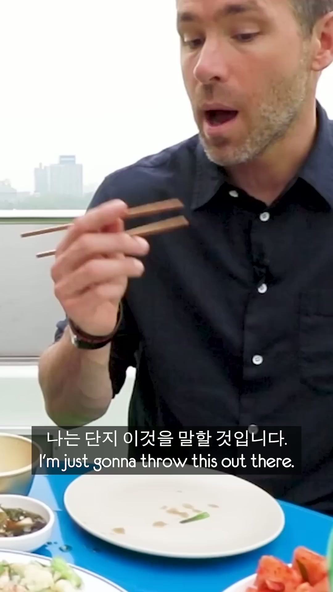 Ryan Reynolds tries Korean pancakes for the first time! | Hilarious ...