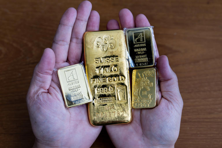 Goldman Sachs raises 2026 gold price target to $5,400 amid economic ...