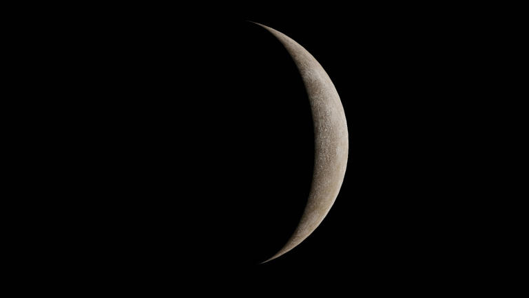 How to see the crescent moon and Saturn in a rare sky show tonight