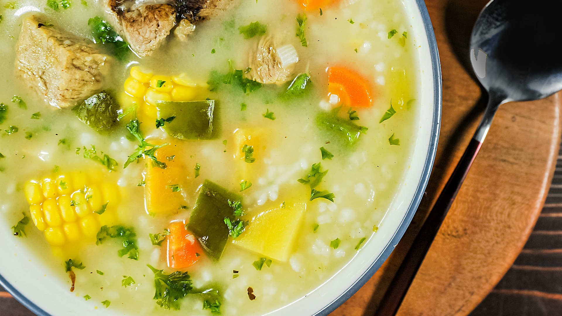 10 menu items to avoid ordering at restaurants & 10 to order instead