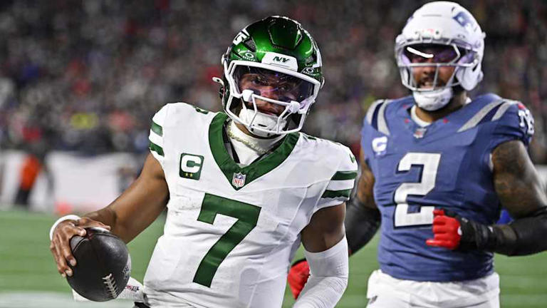 Jets-Justin Fields speculation shouldn't surprise anyone