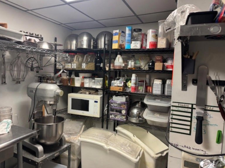 Bread & Butter Kitchen in Sturgis closed, auctioning off contents
