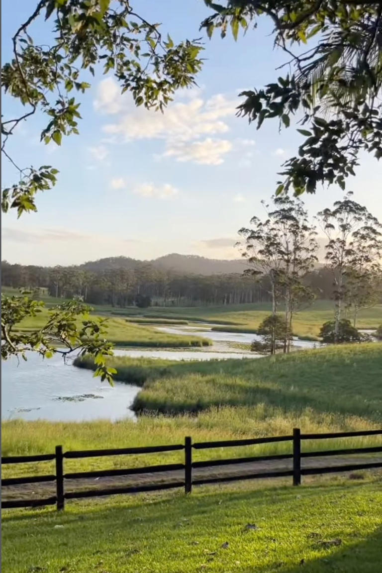 See where ’80s ‘Thorn Birds’ star Rachel Ward lives now—on a stunning farm