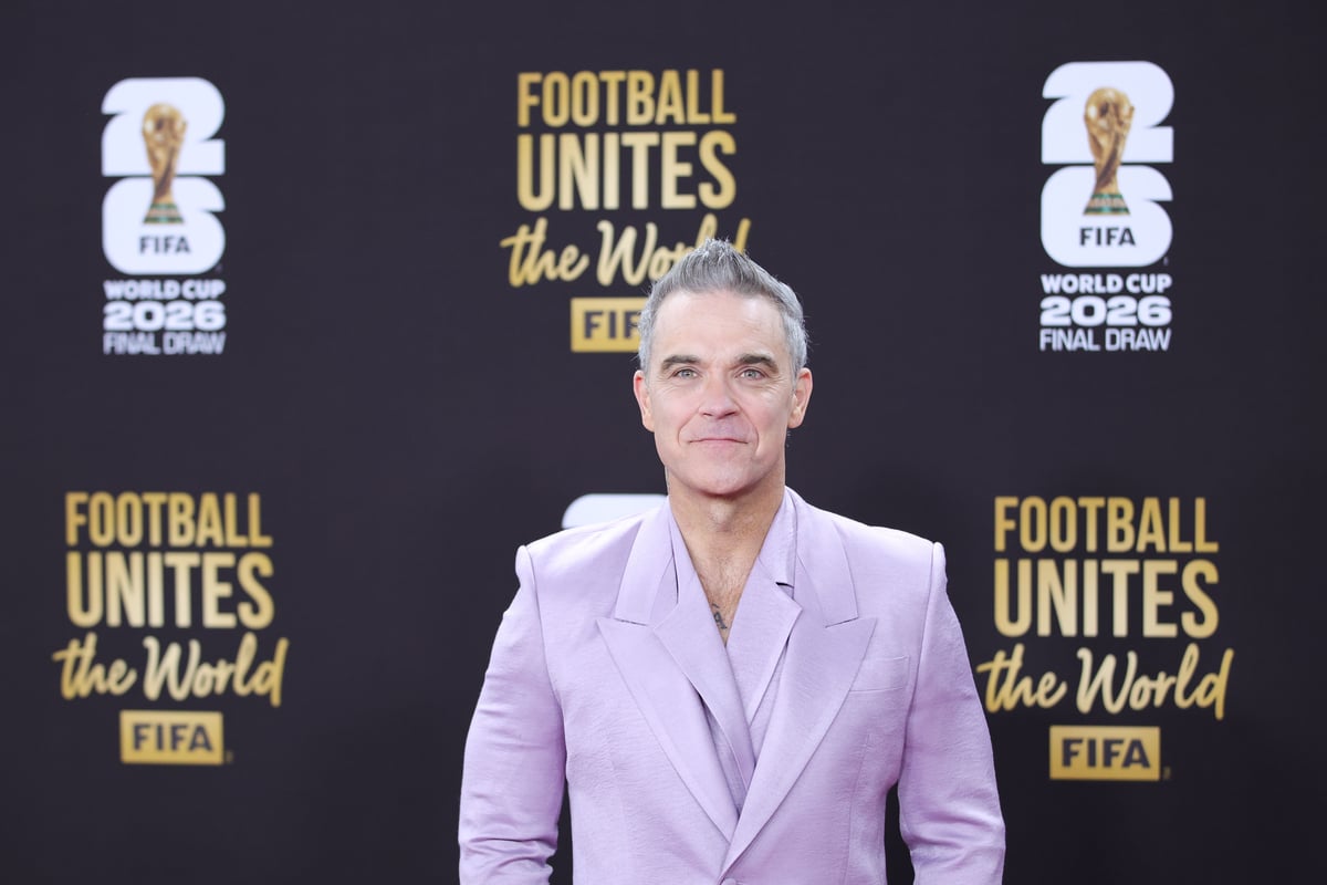 Robbie Williams overtakes the Beatles with album record
