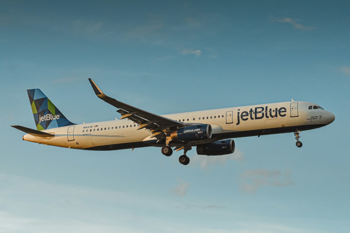 JetBlue boosts Boston-to-Denver service as Patriots fans take flight