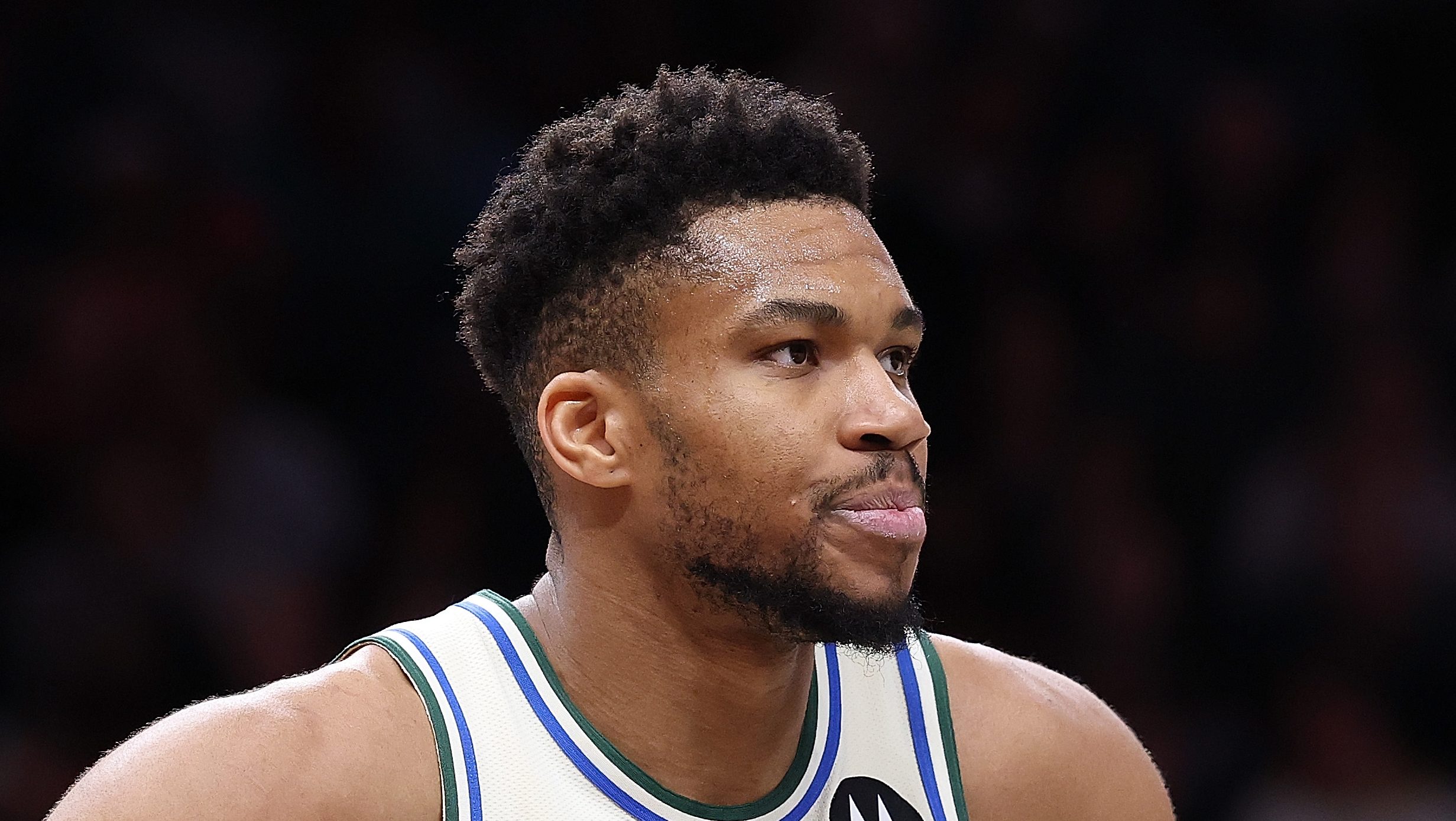 Sixers land Giannis Antetokounmpo in massive trade proposal