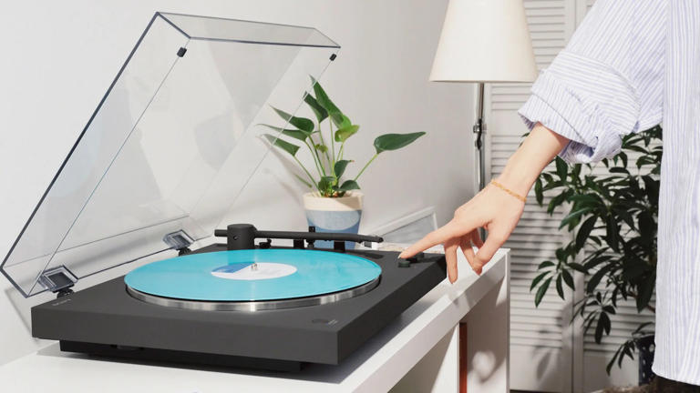 Sony unexpectedly re-enters affordable hi-fi with its first new ...