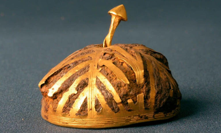 This 3,000-year-old Bronze Age treasure looked ordinary, until ...