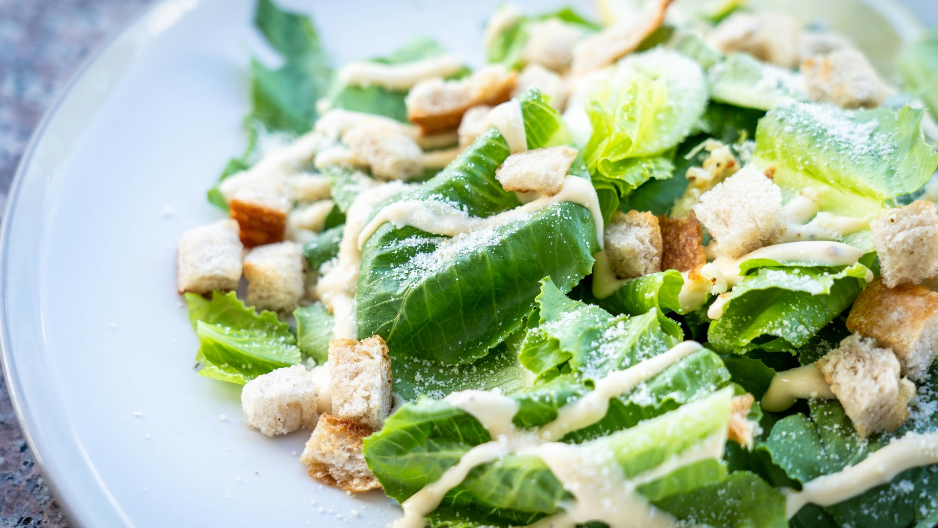 10 menu items to avoid ordering at restaurants & 10 to order instead
