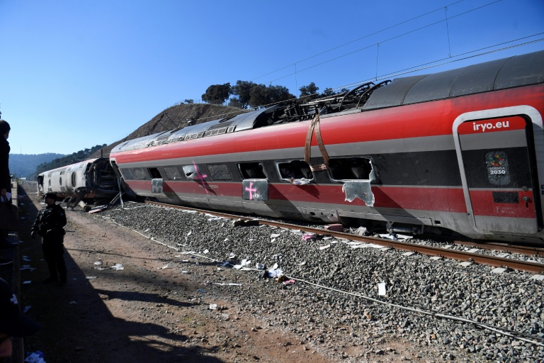 Spain train disaster probe suggests track was cracked