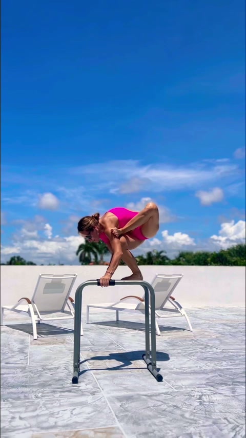 How to yoga crow pose & flying splits on parallel bars: strength ...