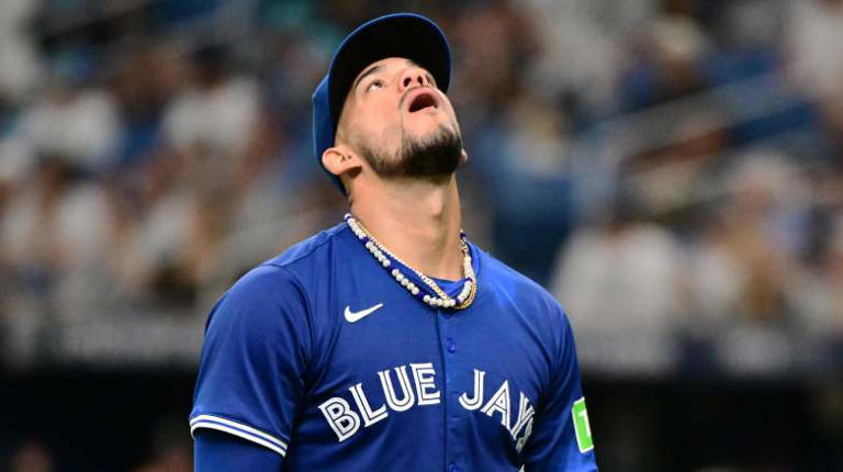 Braves-Blue Jays trade pitch sends $131 million starter to Atlanta for ...
