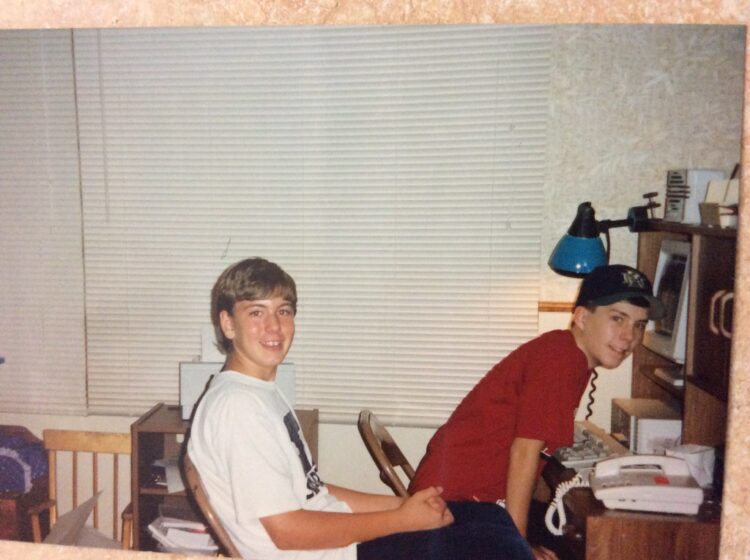 25 things about the '90s that are so different from today