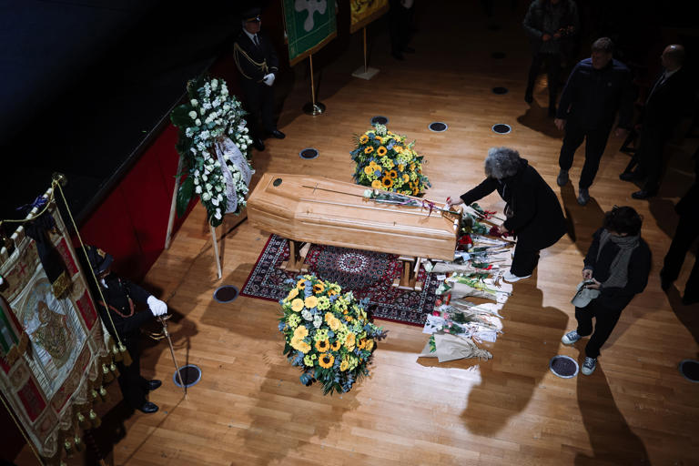 People are sharing which jobs they think will survive a recession, and ...