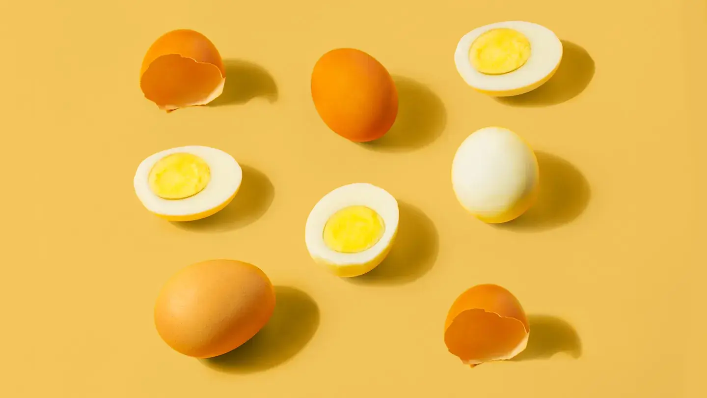 This is how long hard-boiled eggs can sit out unrefrigerated
