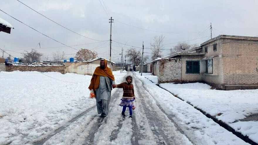 Heavy snowfall paralyzes Northern Pakistan regionsPublished on: January ...
