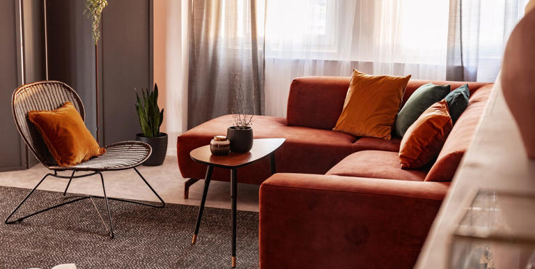 Design experts say these small living room mistakes make a space feel ...