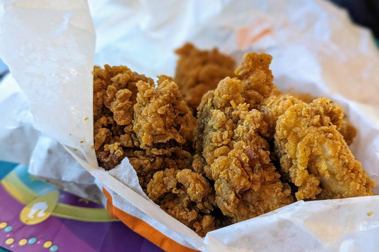 Popeyes fans queue up from 2am outside new Bolton store to get hands on ...