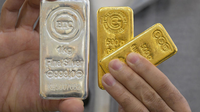 Edelmetallrallye: Silber knackt 100-Dollar-Marke – Gold nahe 5000 Dollar