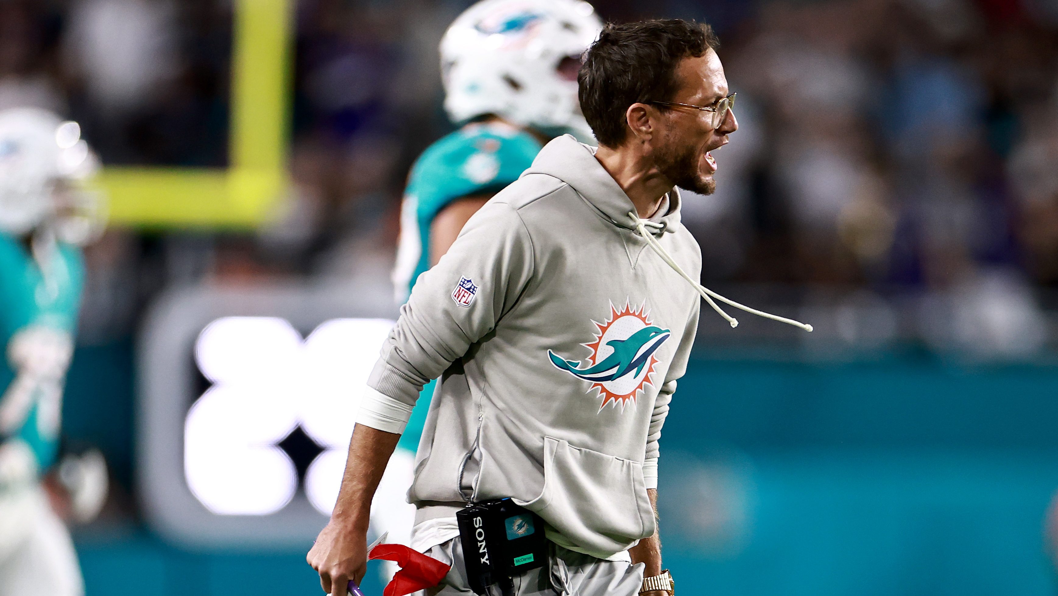 Former Dolphins coach emerges as Bills candidate