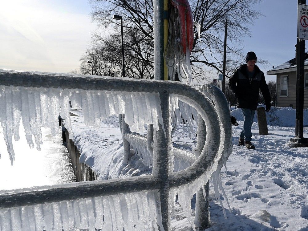 What Canadian airlines are telling travellers ahead of 'destructive ...