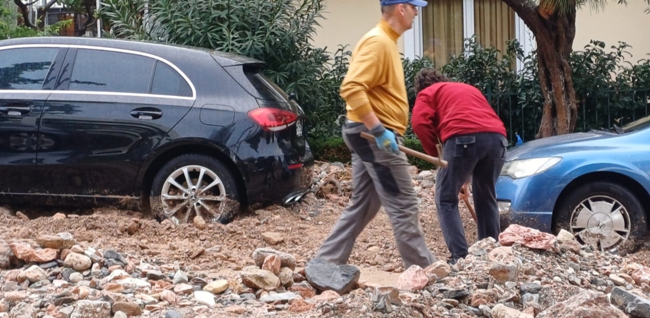 Δήμος Γλυφάδας: Προσφεύγει νομικά κατά του ΔΕΔΔΗΕ μετά τις πλημμύρες