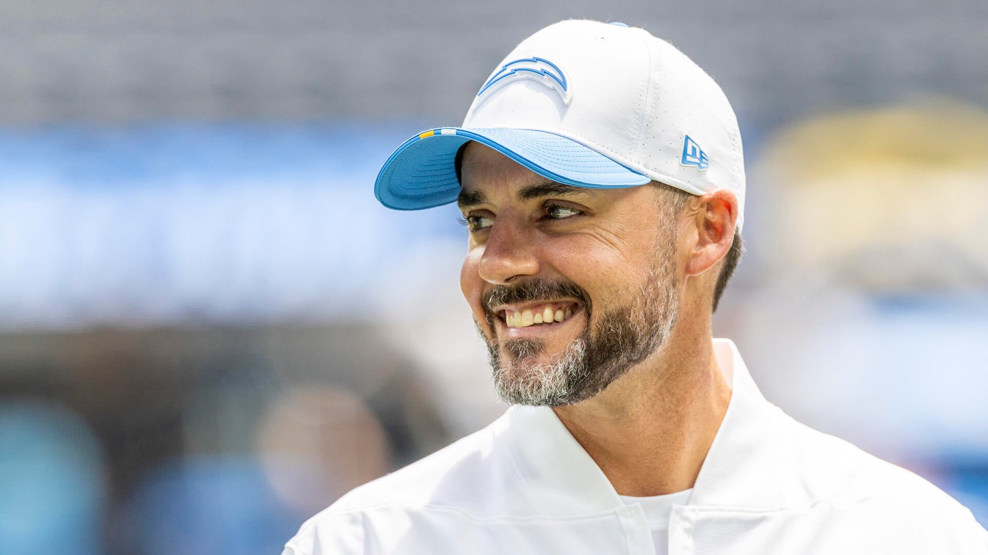 Ravens hire Jesse Minter; UFC, Zuffa Boxing to make Paramount+ debut ...