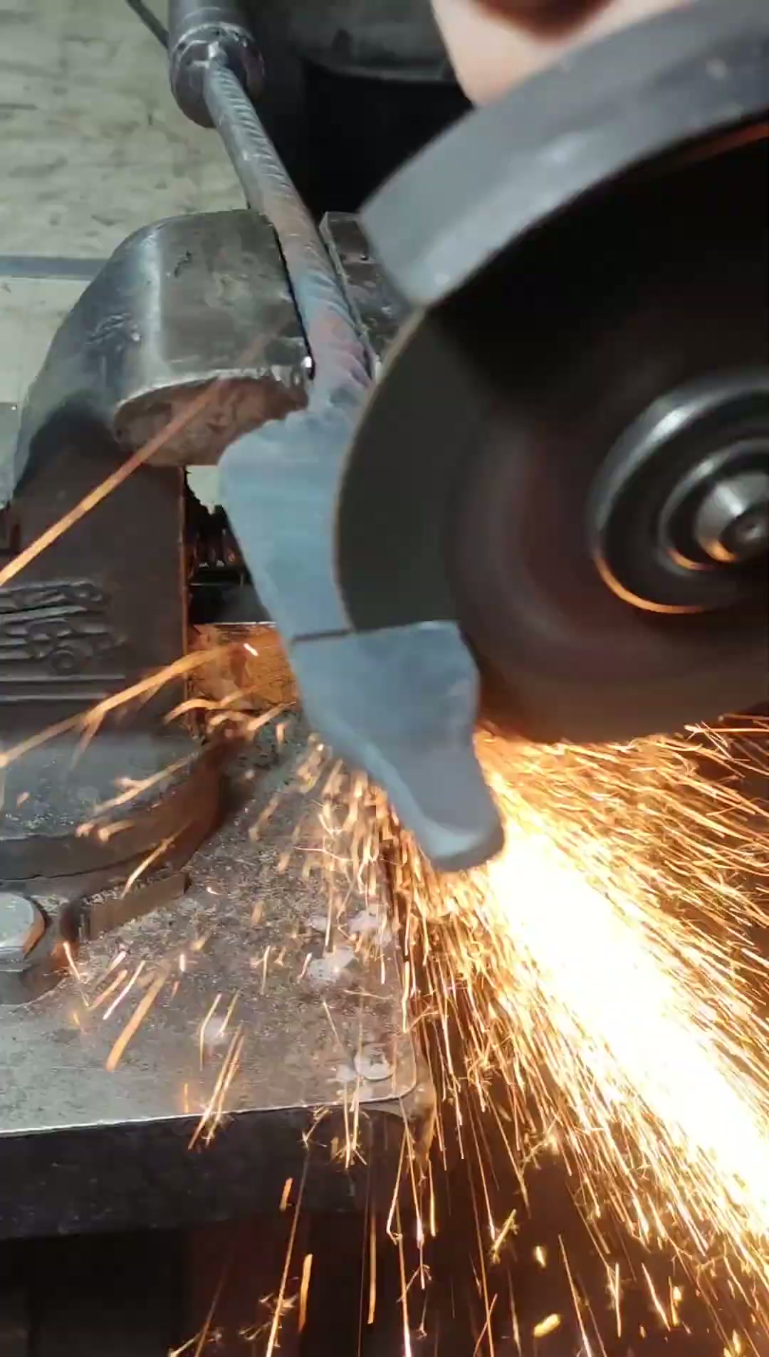 Transforming Wootz steel into amulet of the hammer of Thor