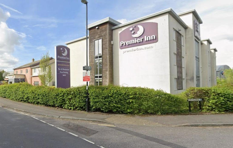 Plans to demolish a Mid Sussex restaurant and expand hotel approved