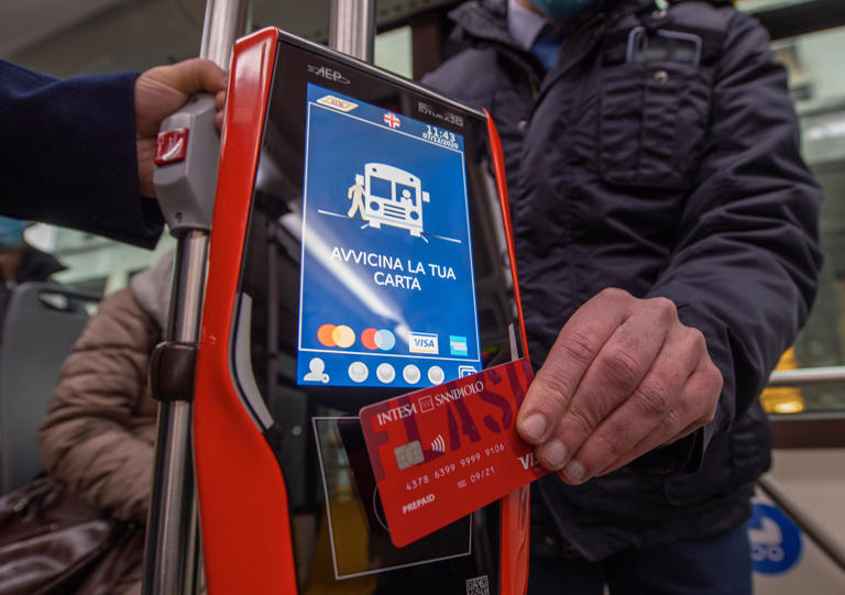Accessibilità a fermate e mezzi di superficie: come funziona il nuovo ...