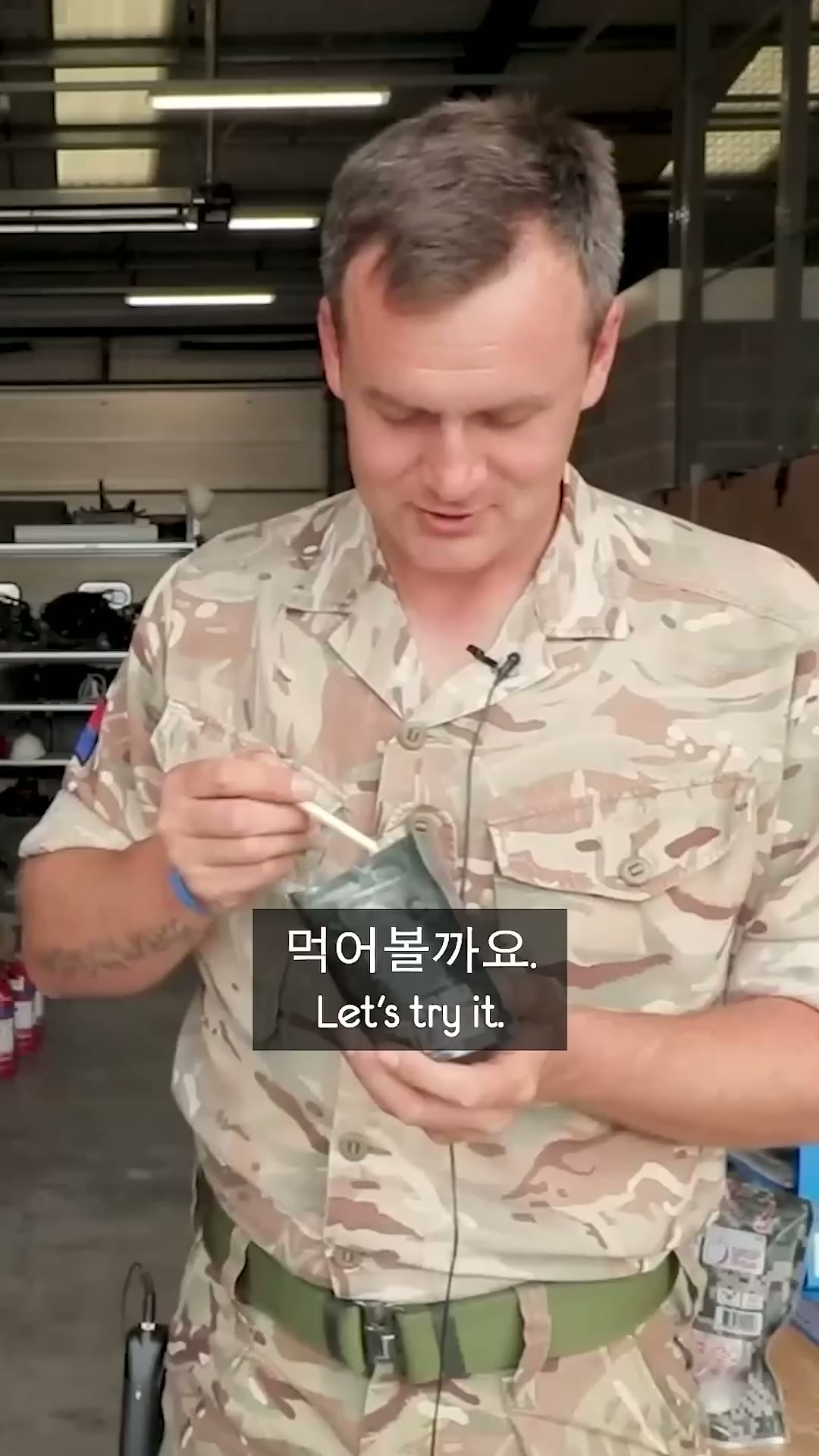 British soldiers taste-test Korean army curry bibimbap | MRE review