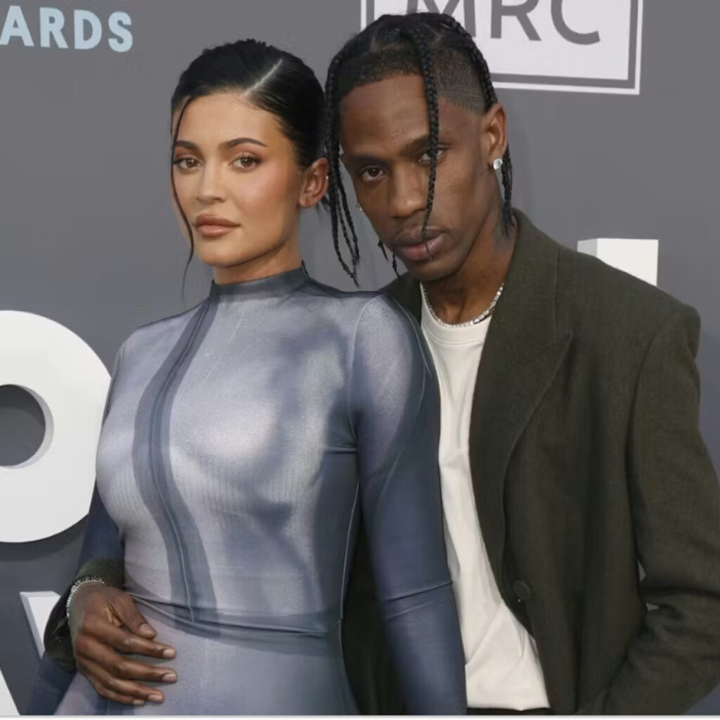Travis Scott se confie sur ses deux enfants et leur interdiction de ...