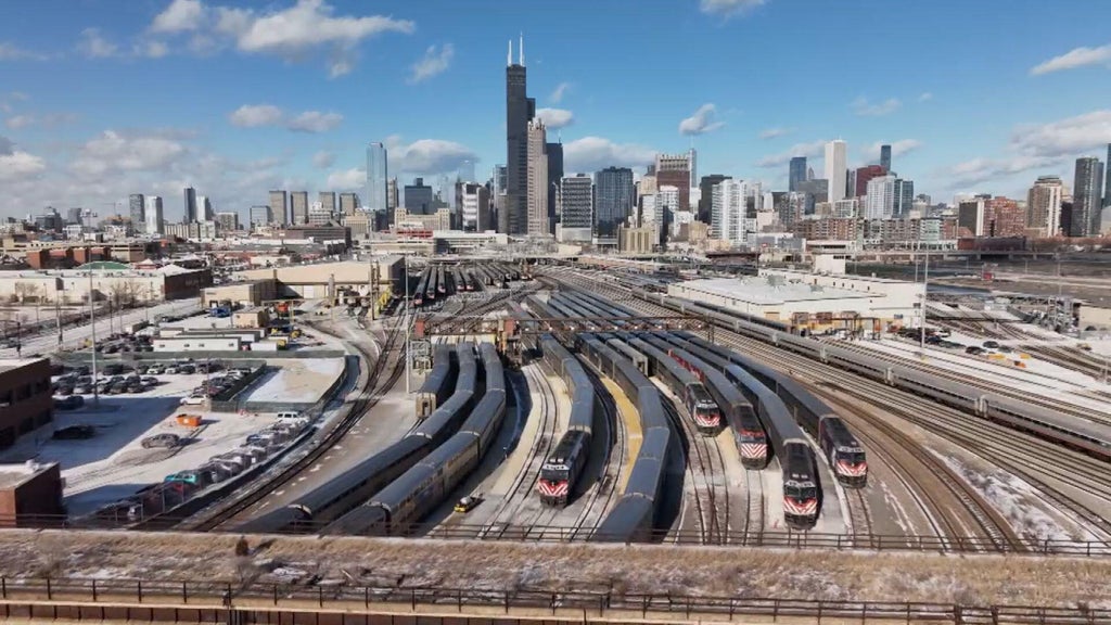 Chicago temperatures plummet double digits below zero, cold weather ...