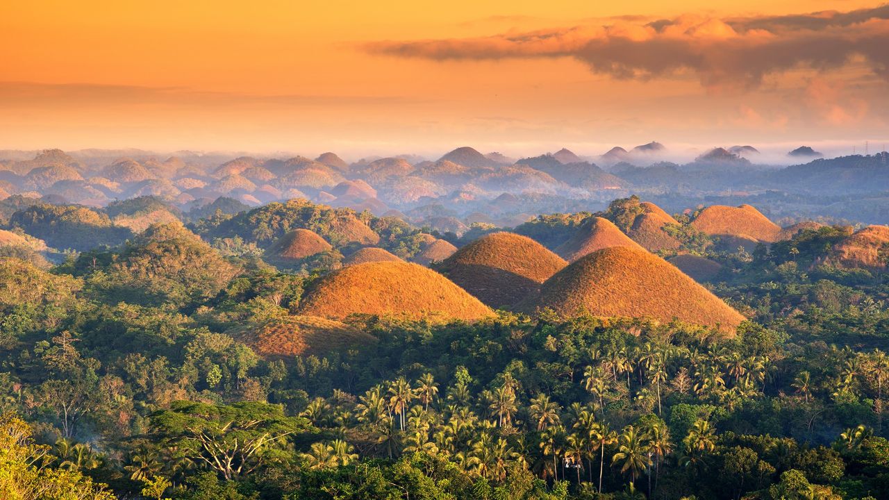 Chocolate Hills: The color-changing mounds in the Philippines that ...