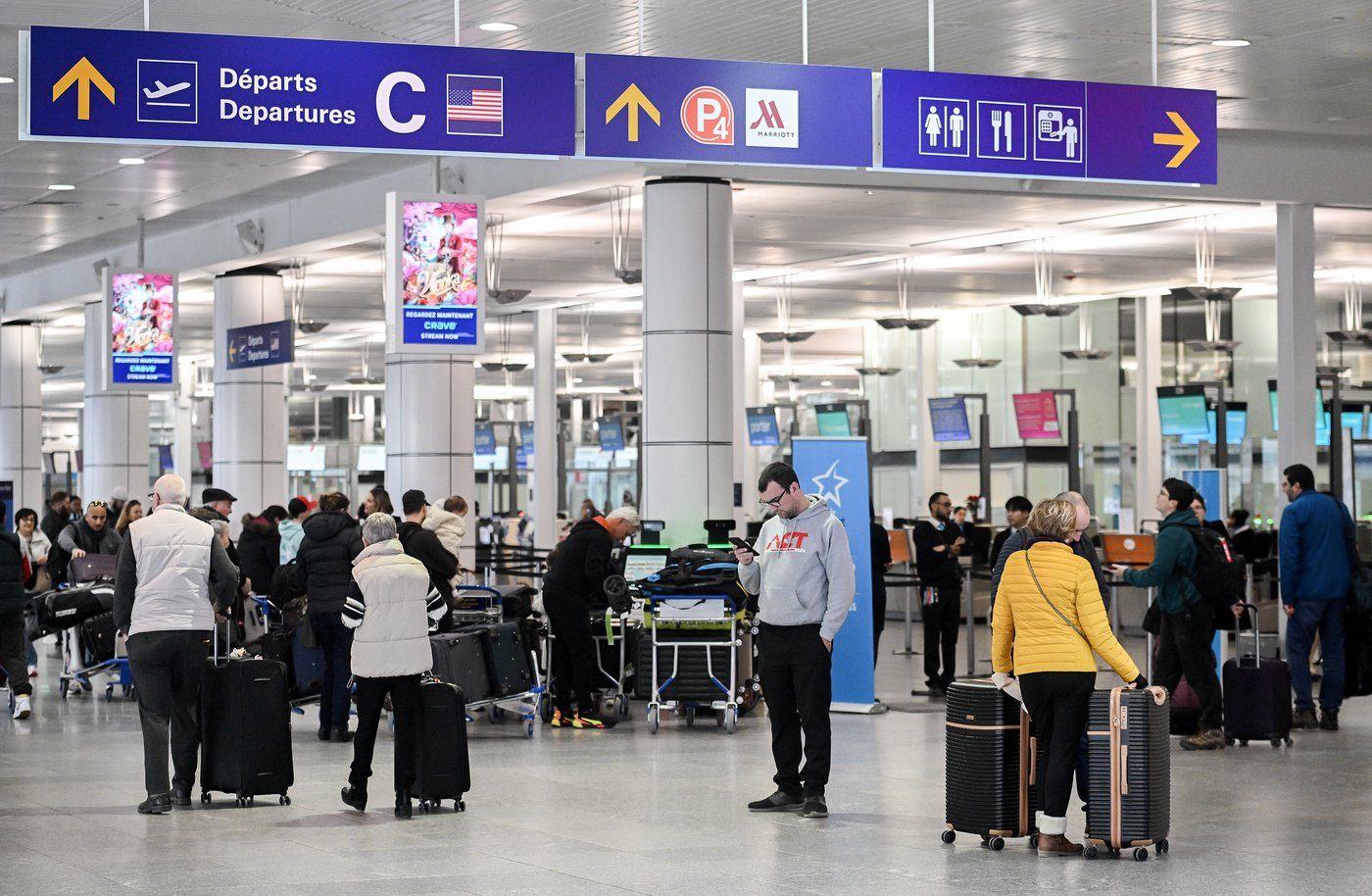 Canadian resident return trips from US in November down 23.6 per cent