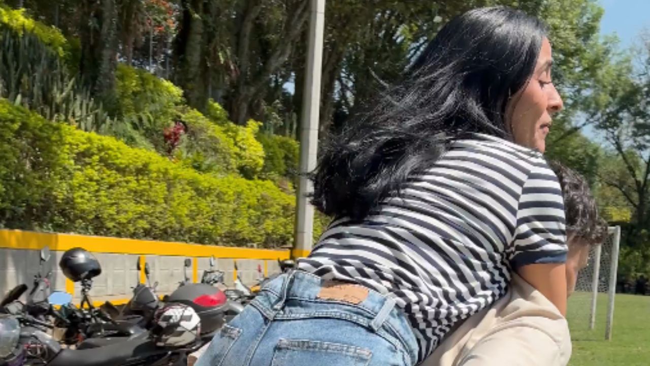 Best friends try a piggyback ride that goes hilariously wrong due to an ...