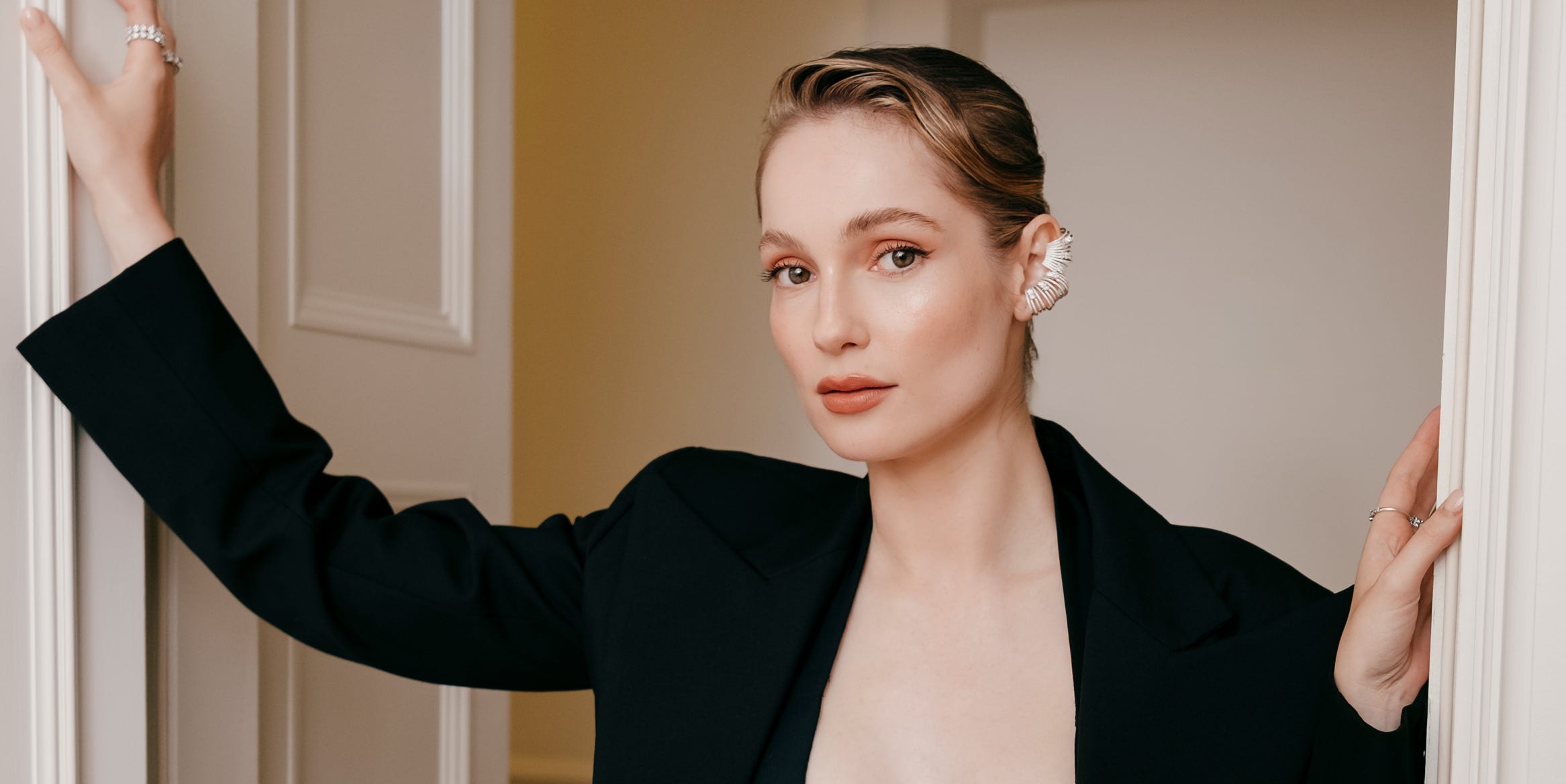 'Some outfits make me want to leave the house!' Bridgerton's Hannah ...