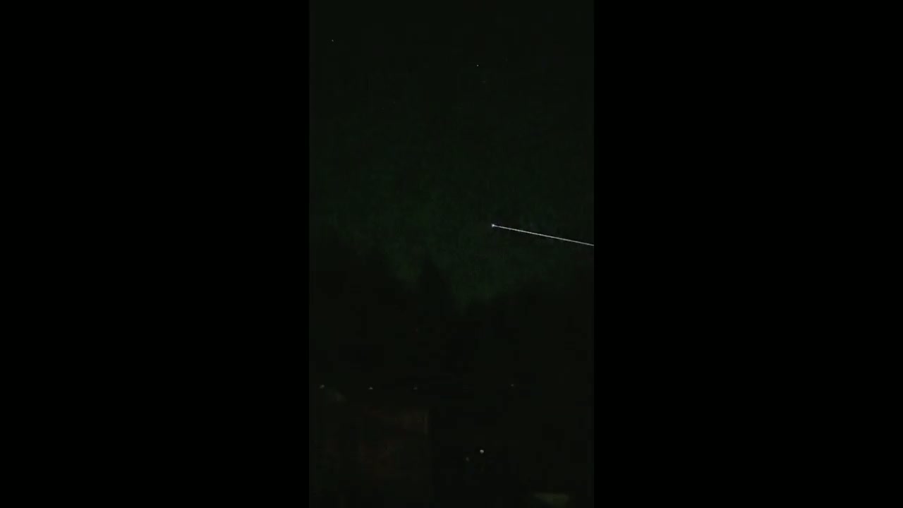 SpaceX Crew-11 Dragon blazes across night sky during reentry in Menlo ...
