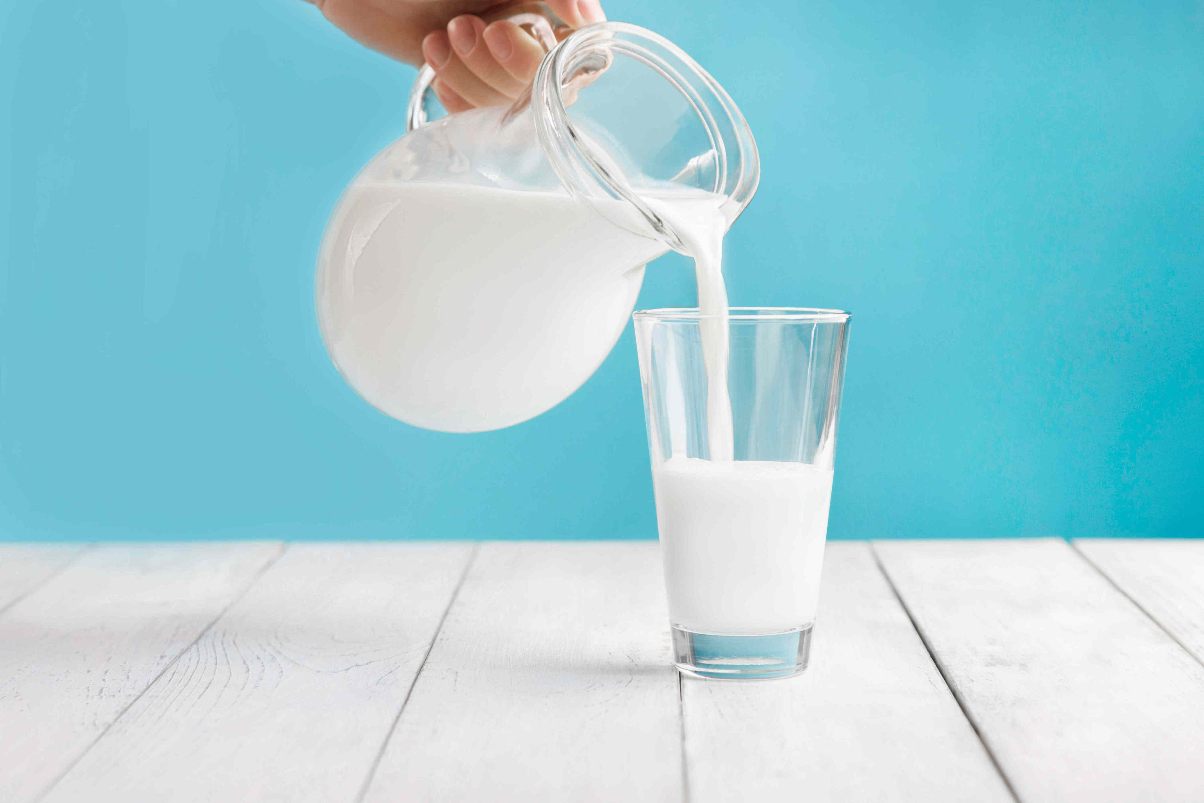 3 healthiest milk alternatives with the most protein and calcium