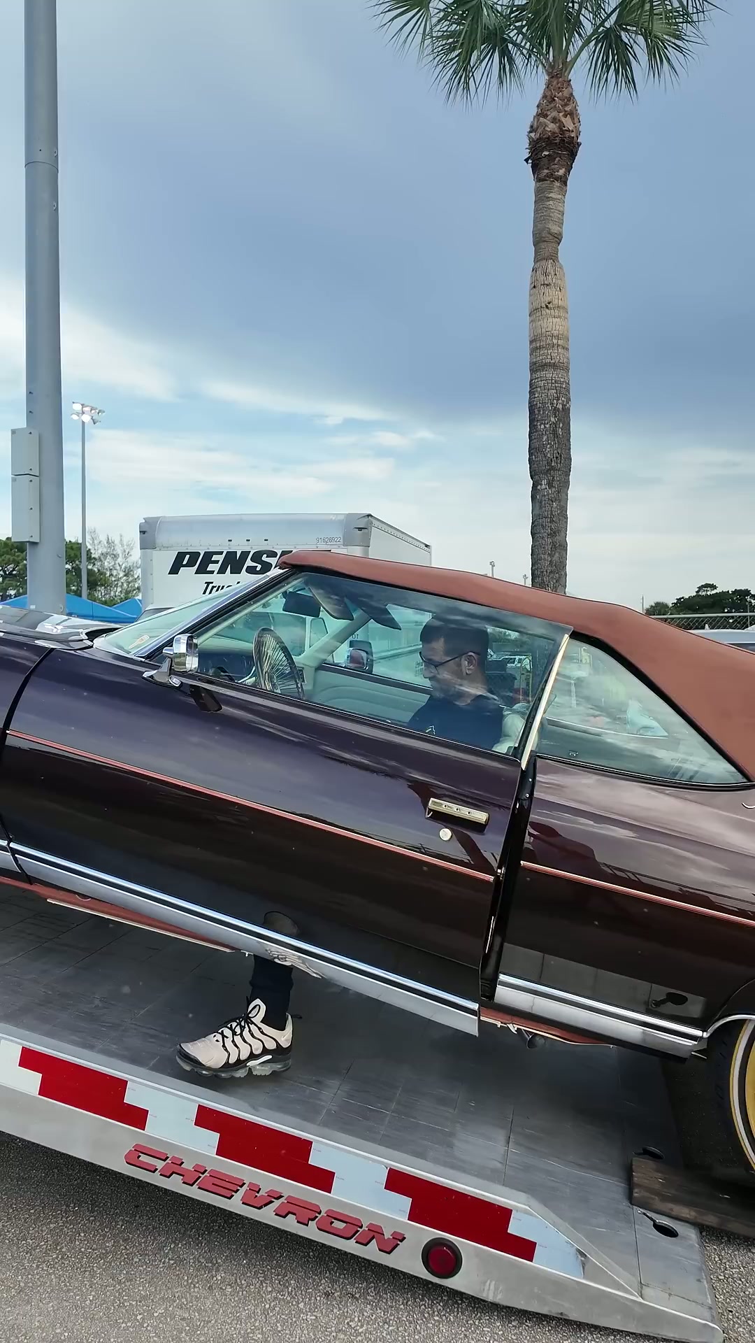 Brown Sugar 71 Chevy Vert on Gold 24's Daytons Arriving at the Carshow