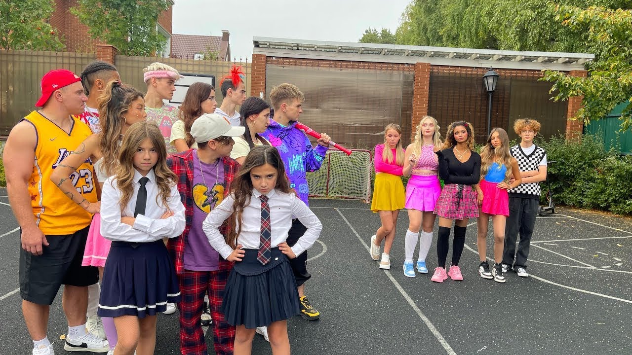 Confrontation étudiante sur le campus 🔥 Tout le campus contre les ...