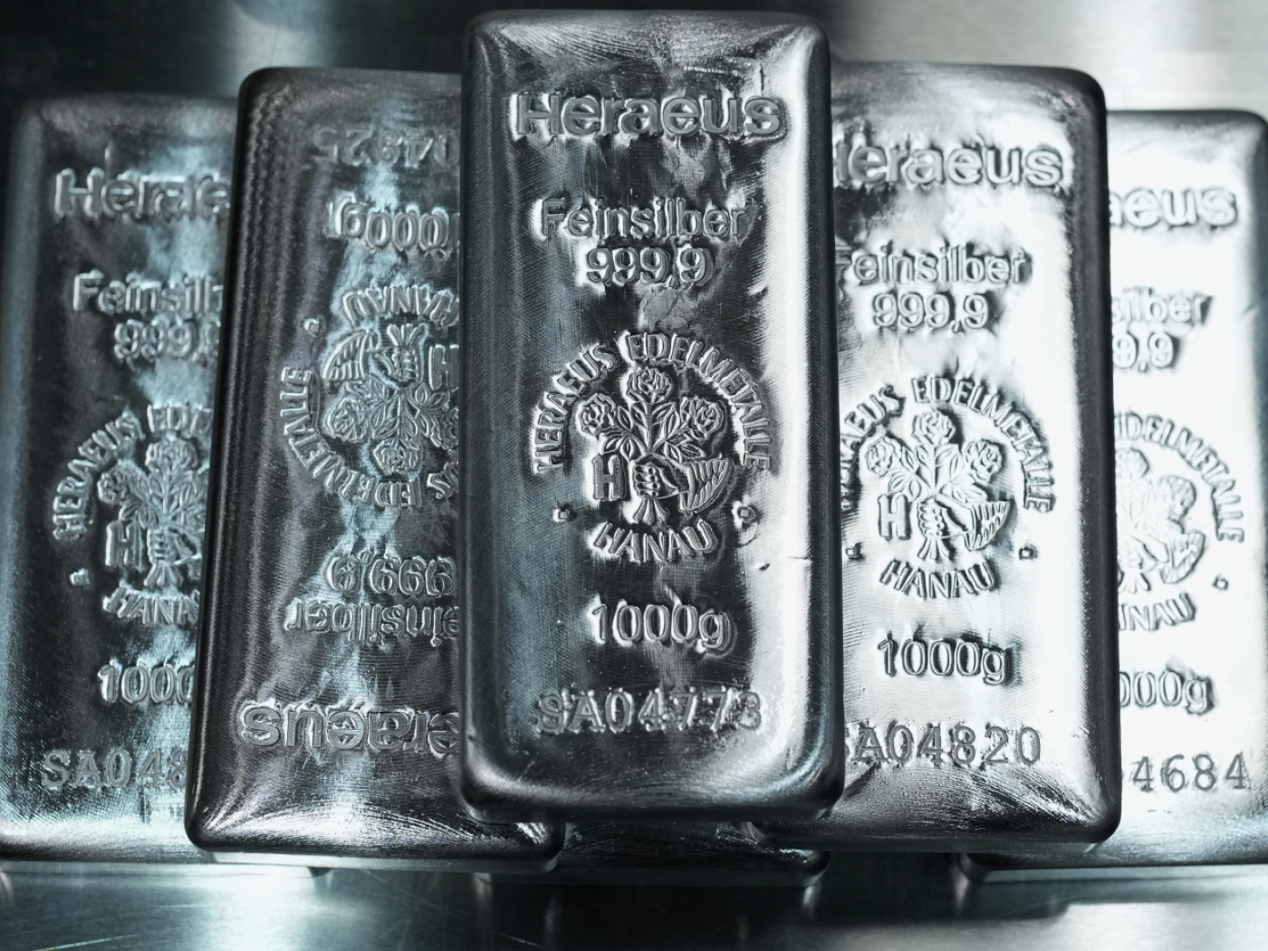 L'argent franchit les 100 dollars l'once pour la première fois