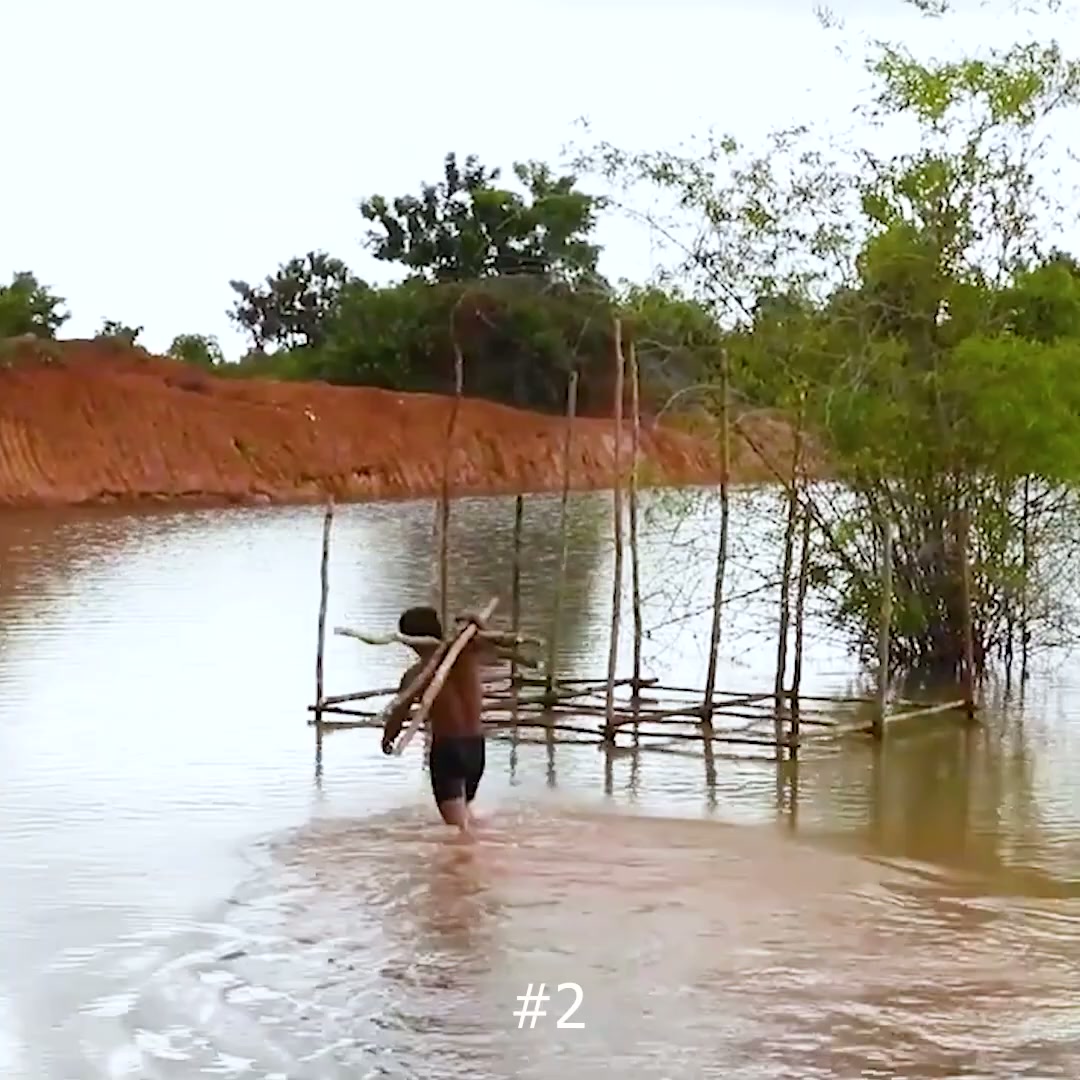 How did he build this floating house?