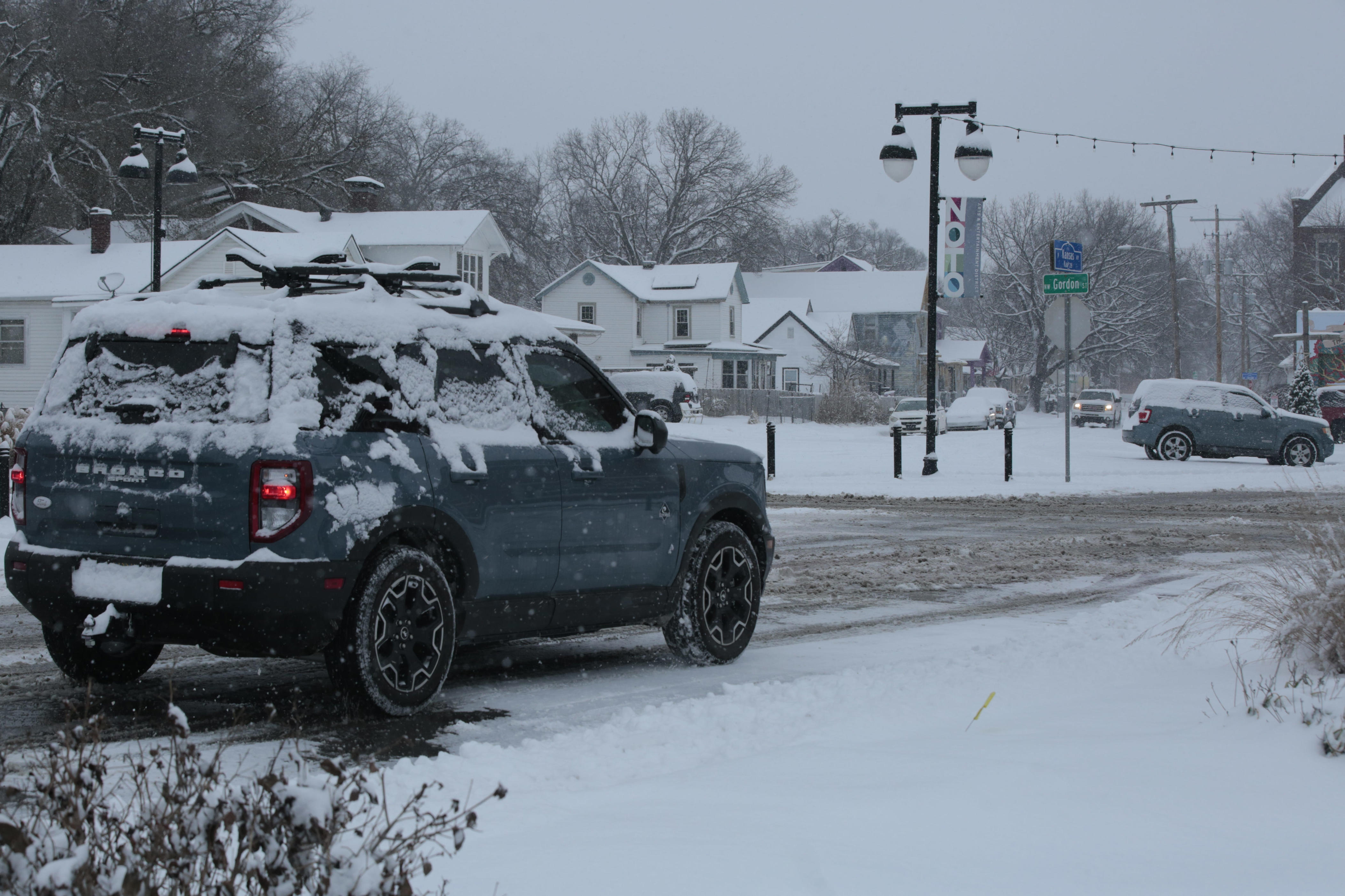 Latest weather updates say Kansas will see up to 1 foot of snow
