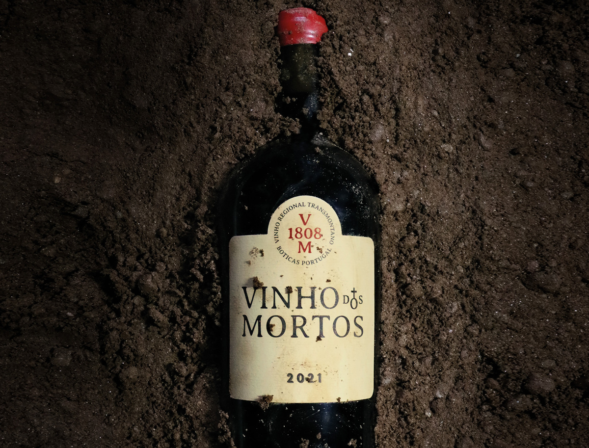 Vinho dos Mortos: storia del vino seppellito nella terra che oggi è ...