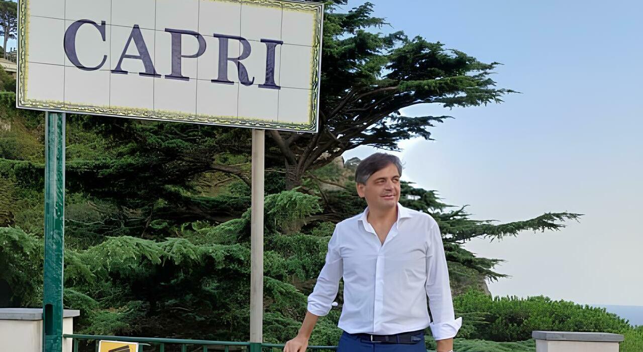 Capri ricorda Valentino nel giorno del suo funerale a Roma