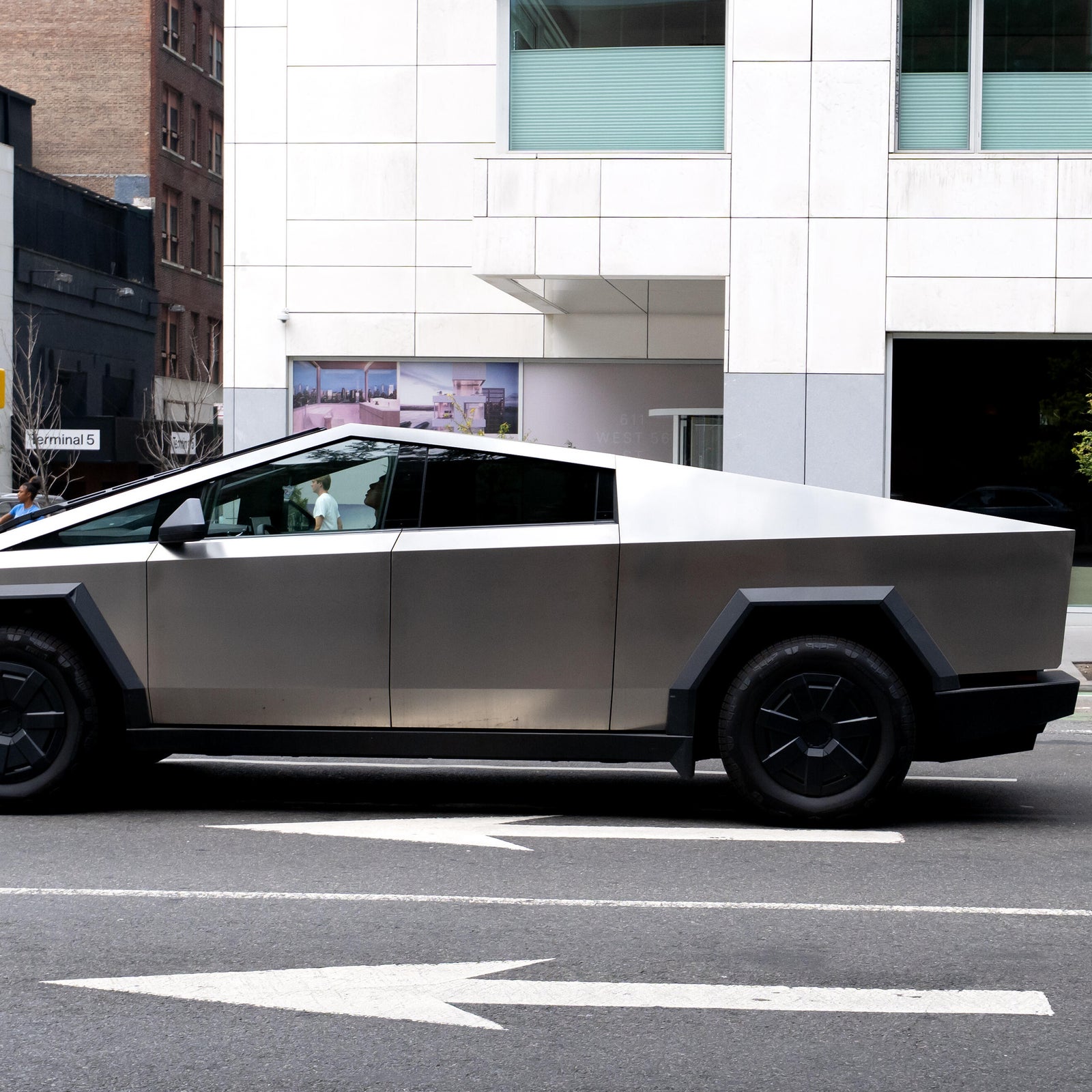 Tesla Cybertruck sales plunged 48% in in 2025