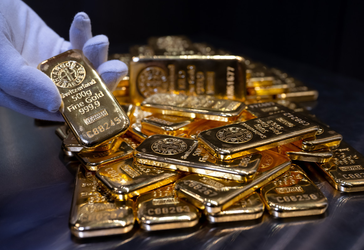 Goldman Sachs raises 2026 gold price target to $5,400 amid economic ...