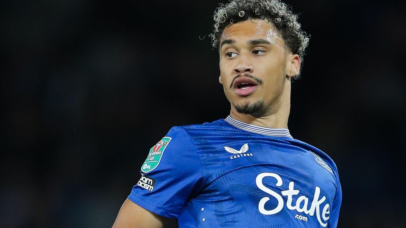 Stockport sign Everton full-back Dixon on loan