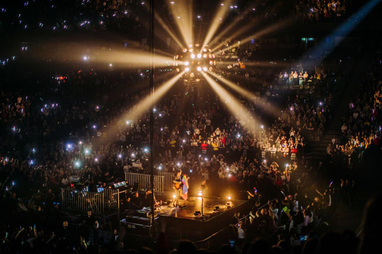 10 glorious pictures of Harry Styles to celebrate new song 'Aperture'